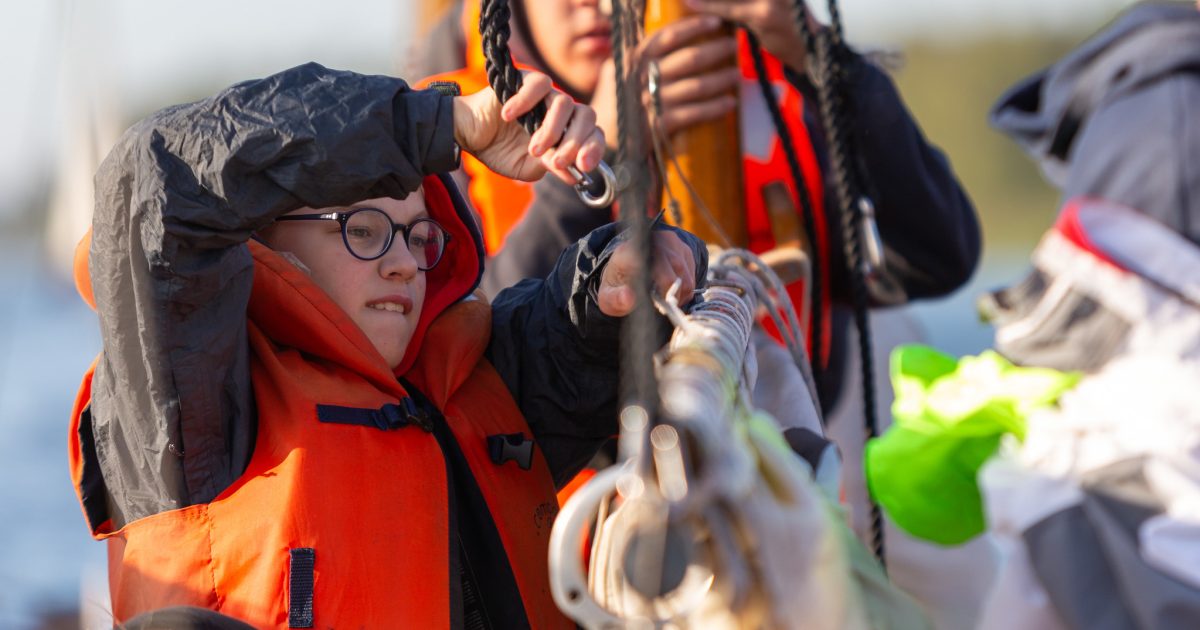 Scouts in actie op het water tijdens NK Lelievlet - Scouting